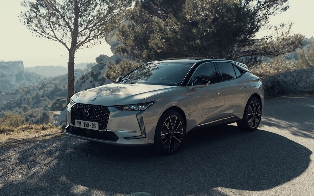 DS 4: compact plug-in hybrid sedan | DS Automobiles