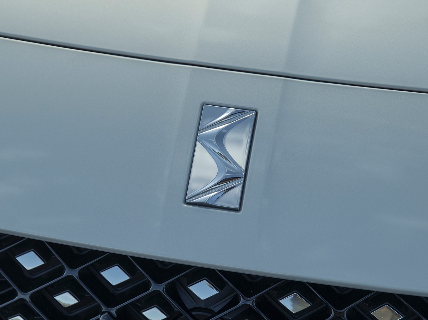 DS 7, the elegant and dynamic SUV