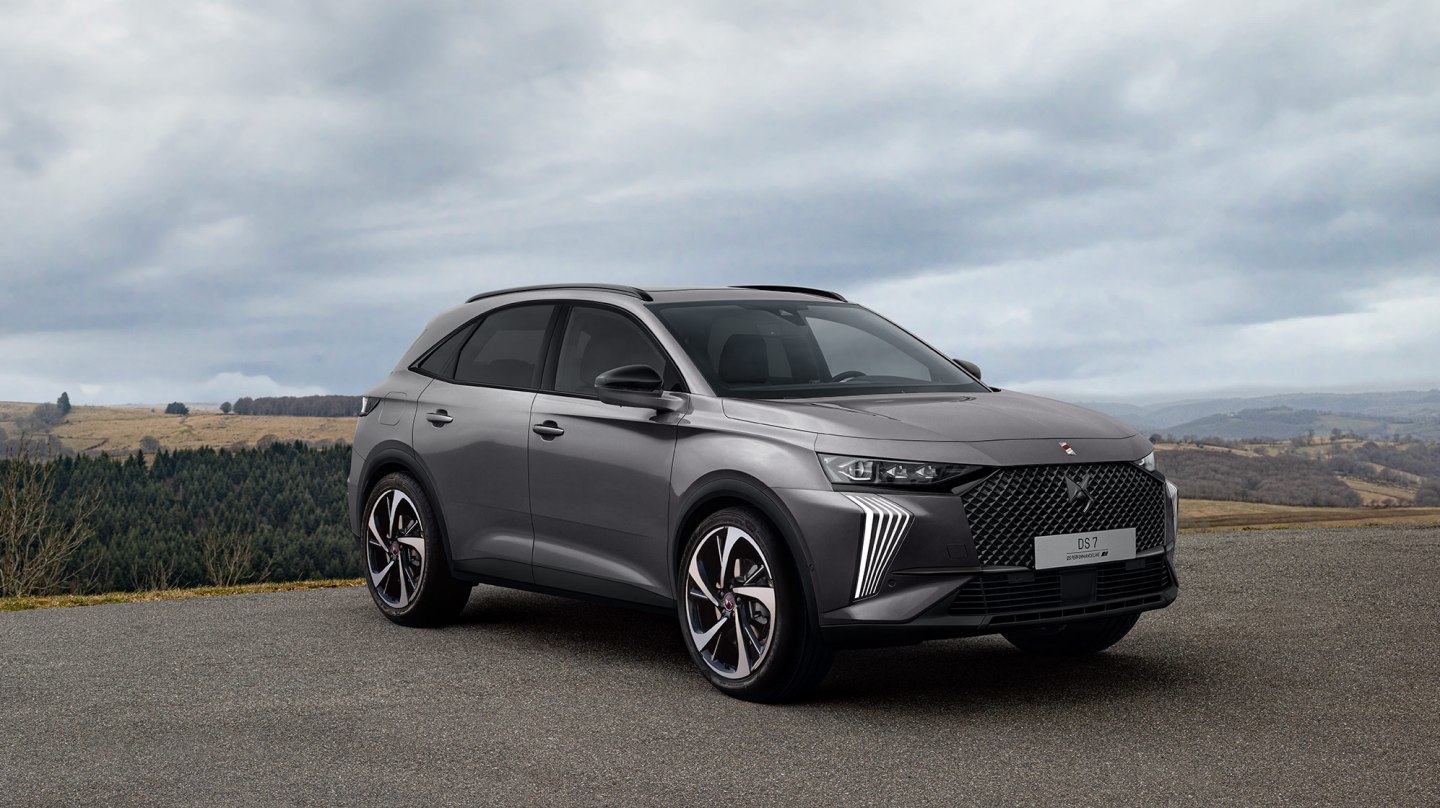 New DS 7 Performance Line: daring and elegant plug-in hybrid SUV